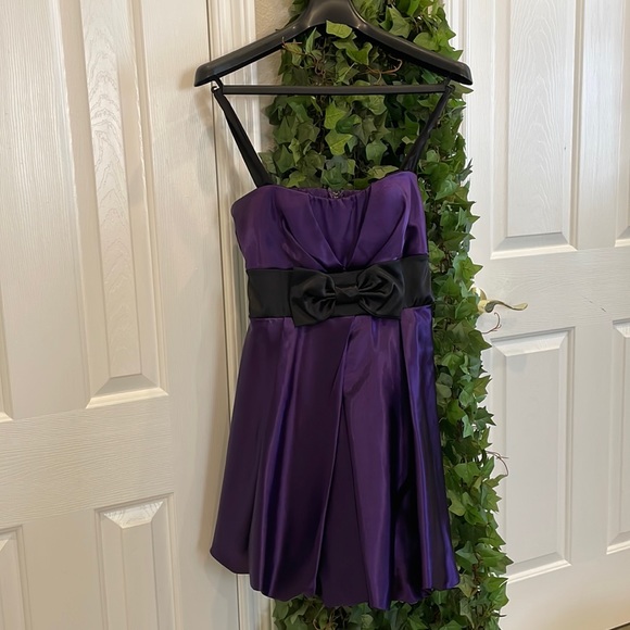 Windsor | Dresses | Windsor Purple Satin Dress | Poshmark